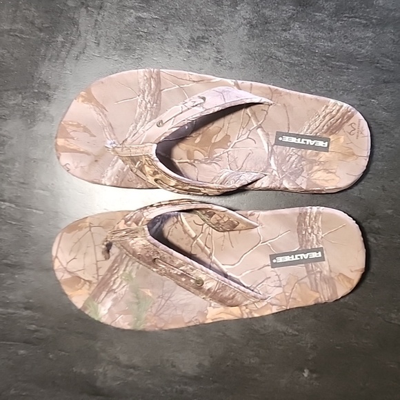 Realtree | Shoes | Mens Flip Flop Camo | Poshmark